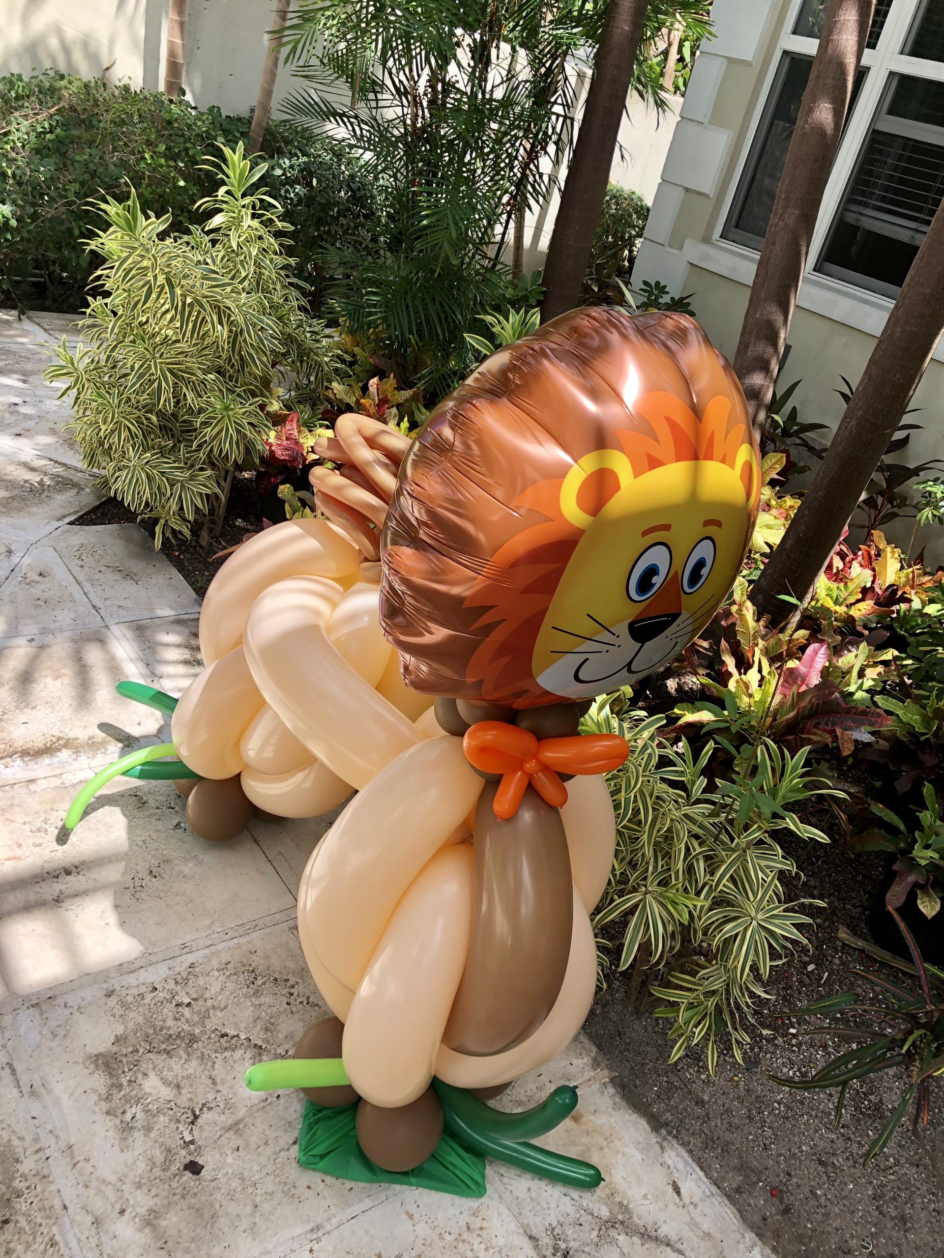 The Balloon People | Balloon Sculptures