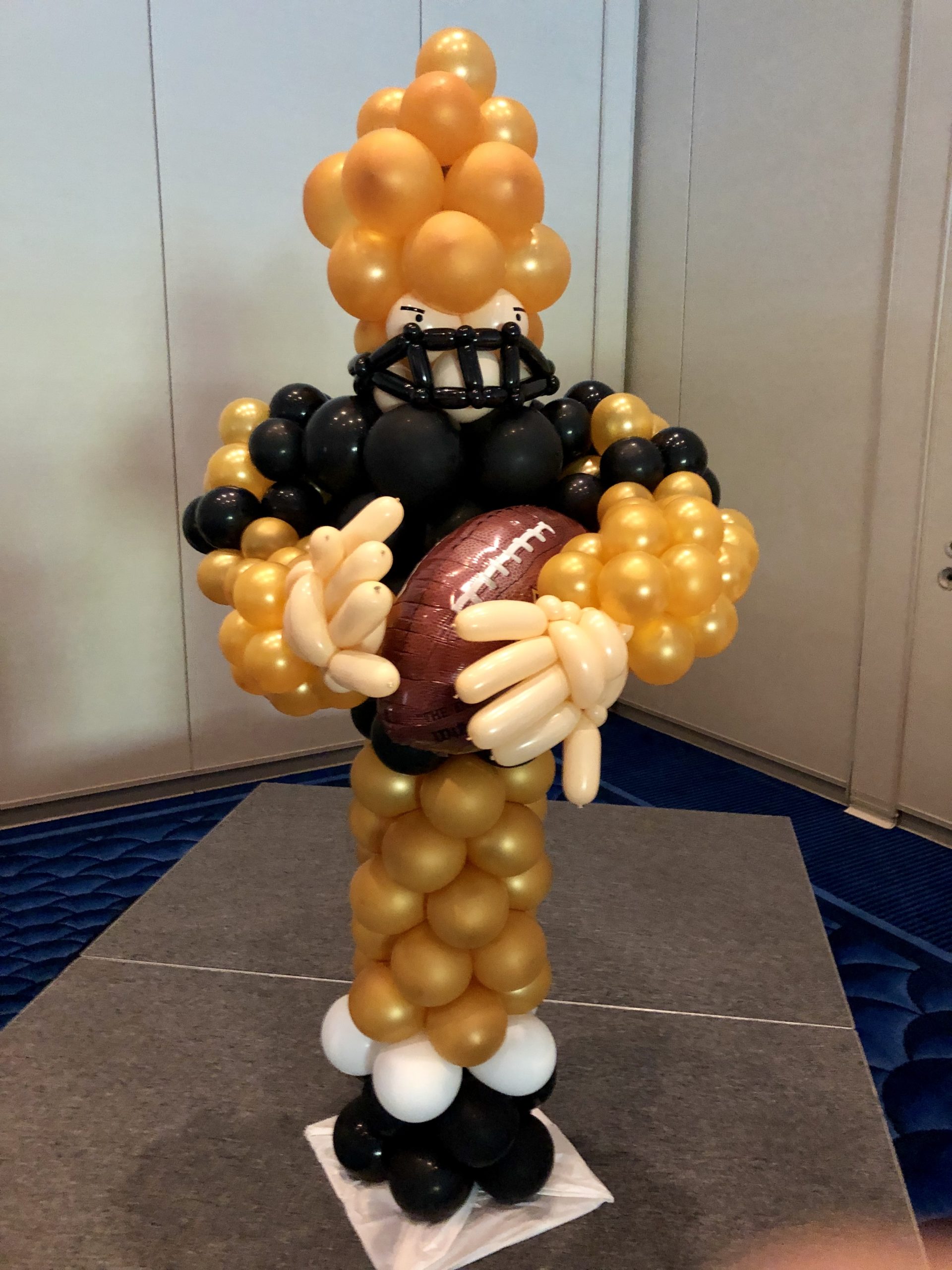 The Balloon People | Balloon Sculptures