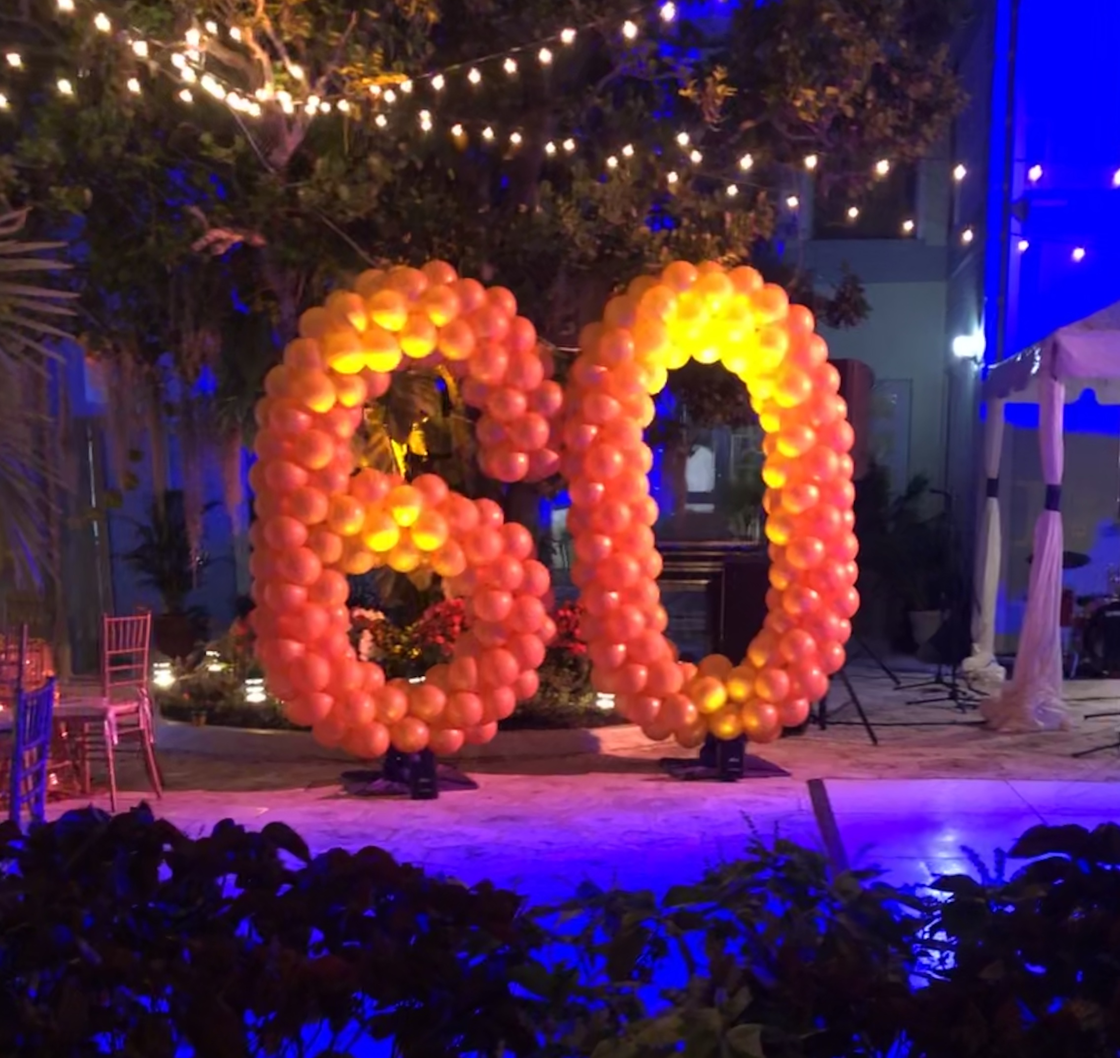 The Balloon People | Balloon Sculptures