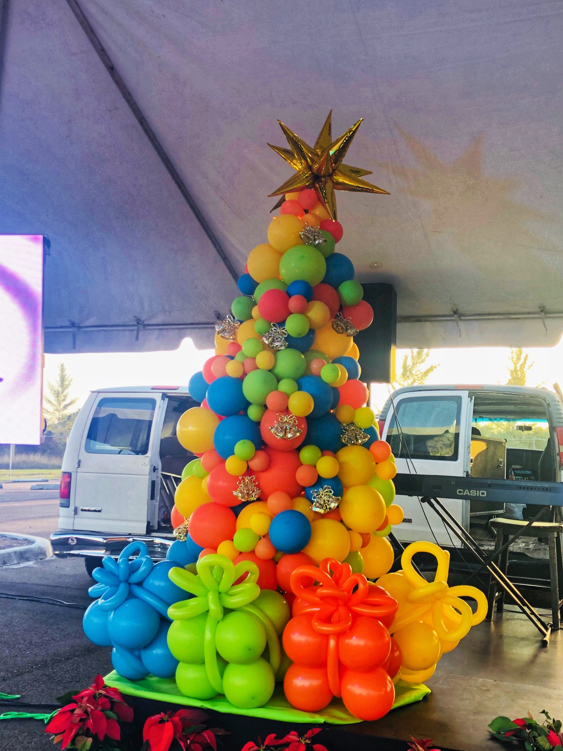 The Balloon People | Balloon Sculptures