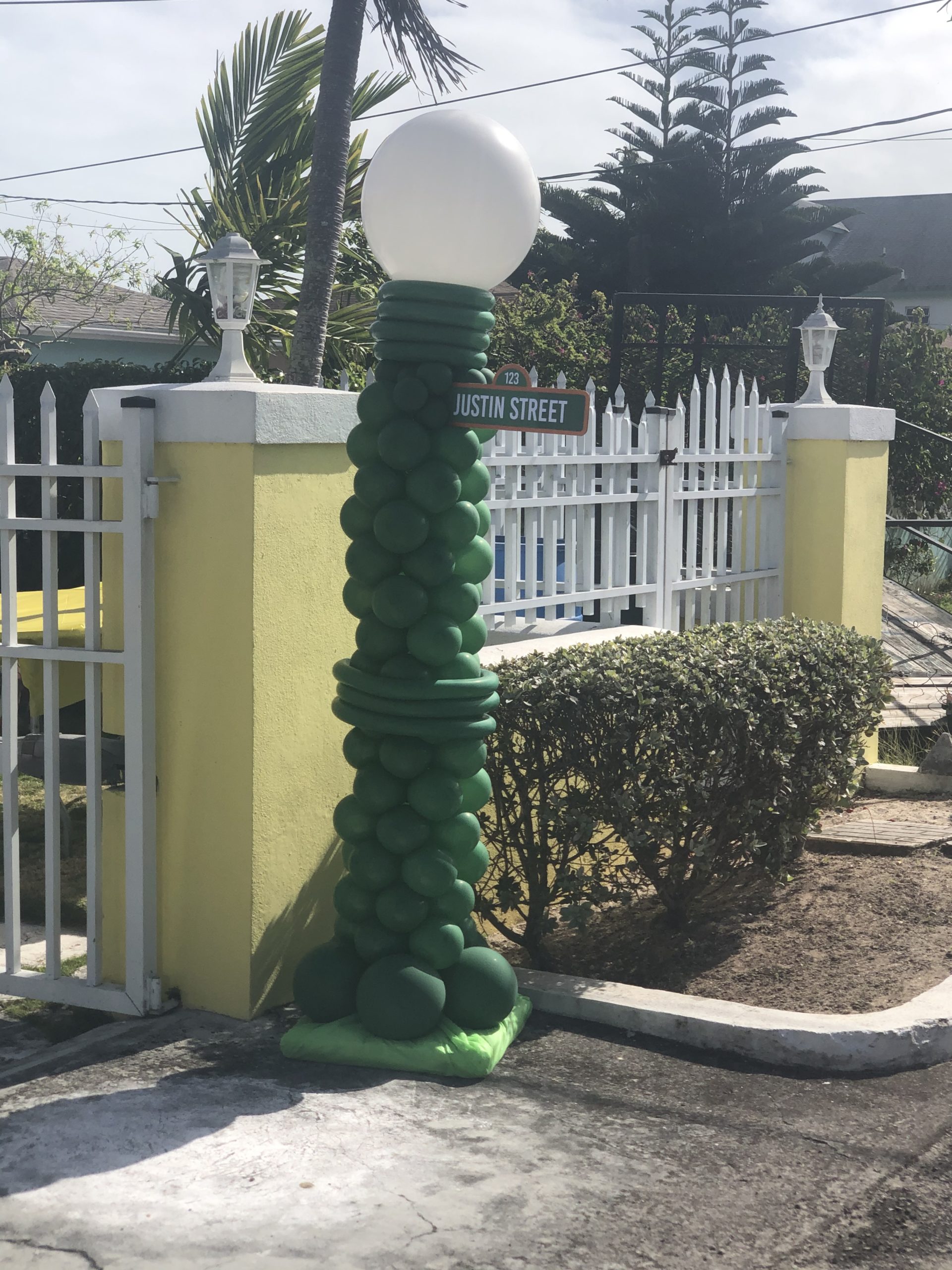 The Balloon People | Balloon Sculptures