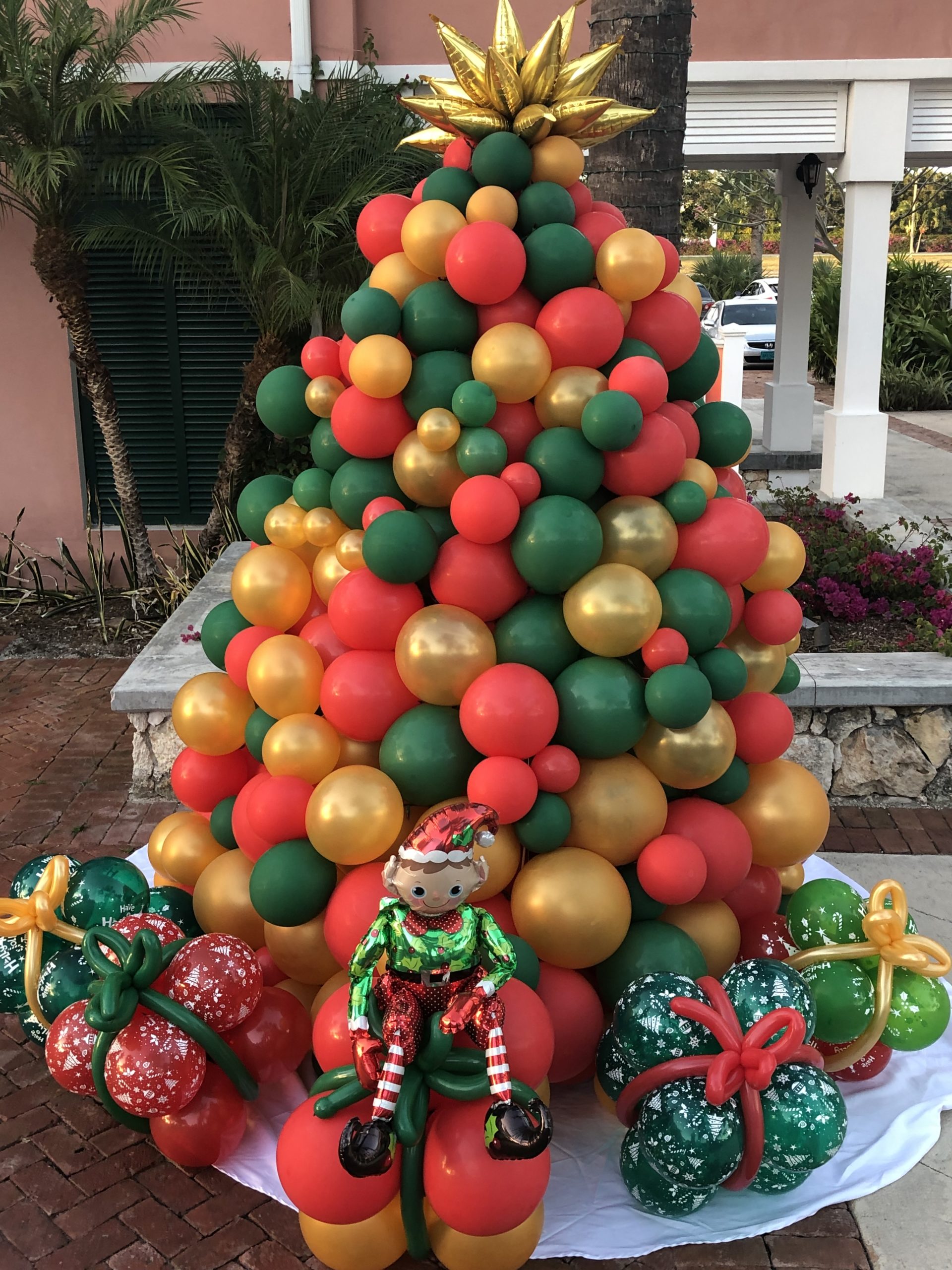 The Balloon People | Balloon Sculptures