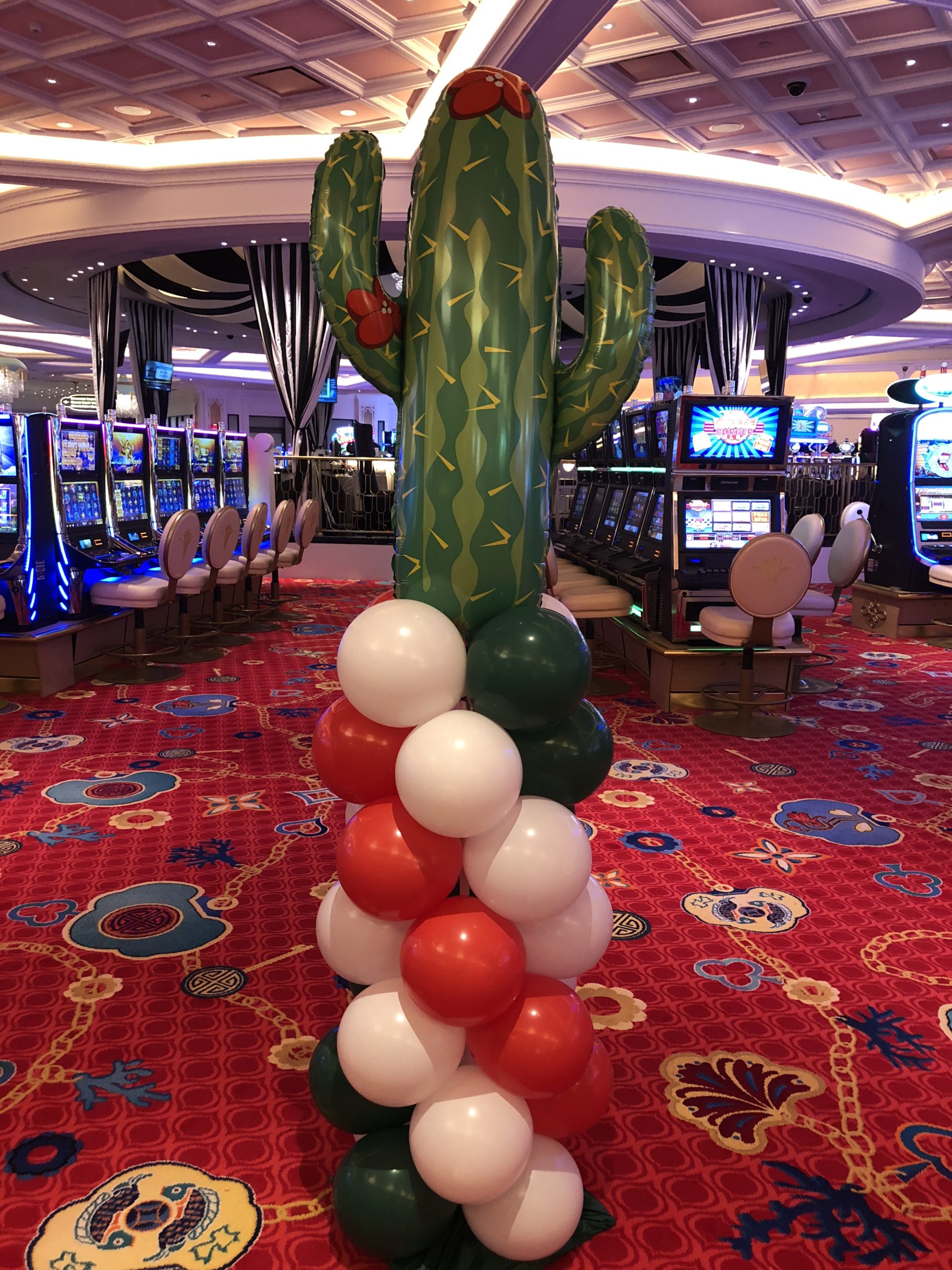 The Balloon People | Balloon Sculptures