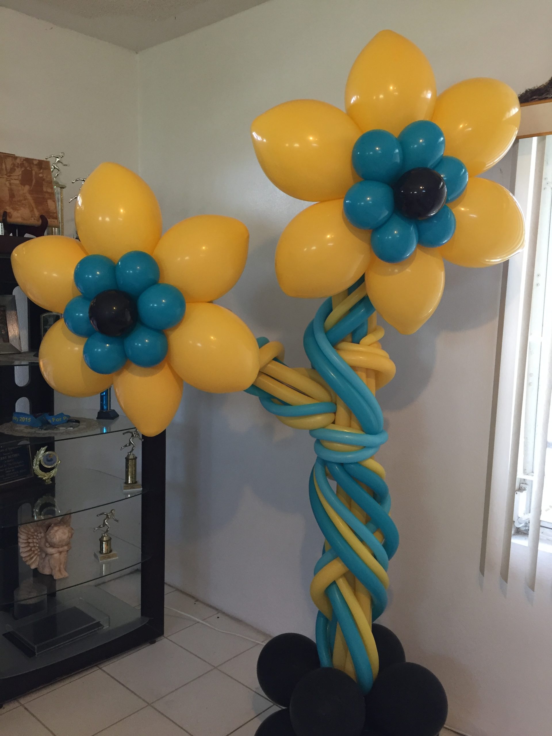 The Balloon People | Balloon Sculptures