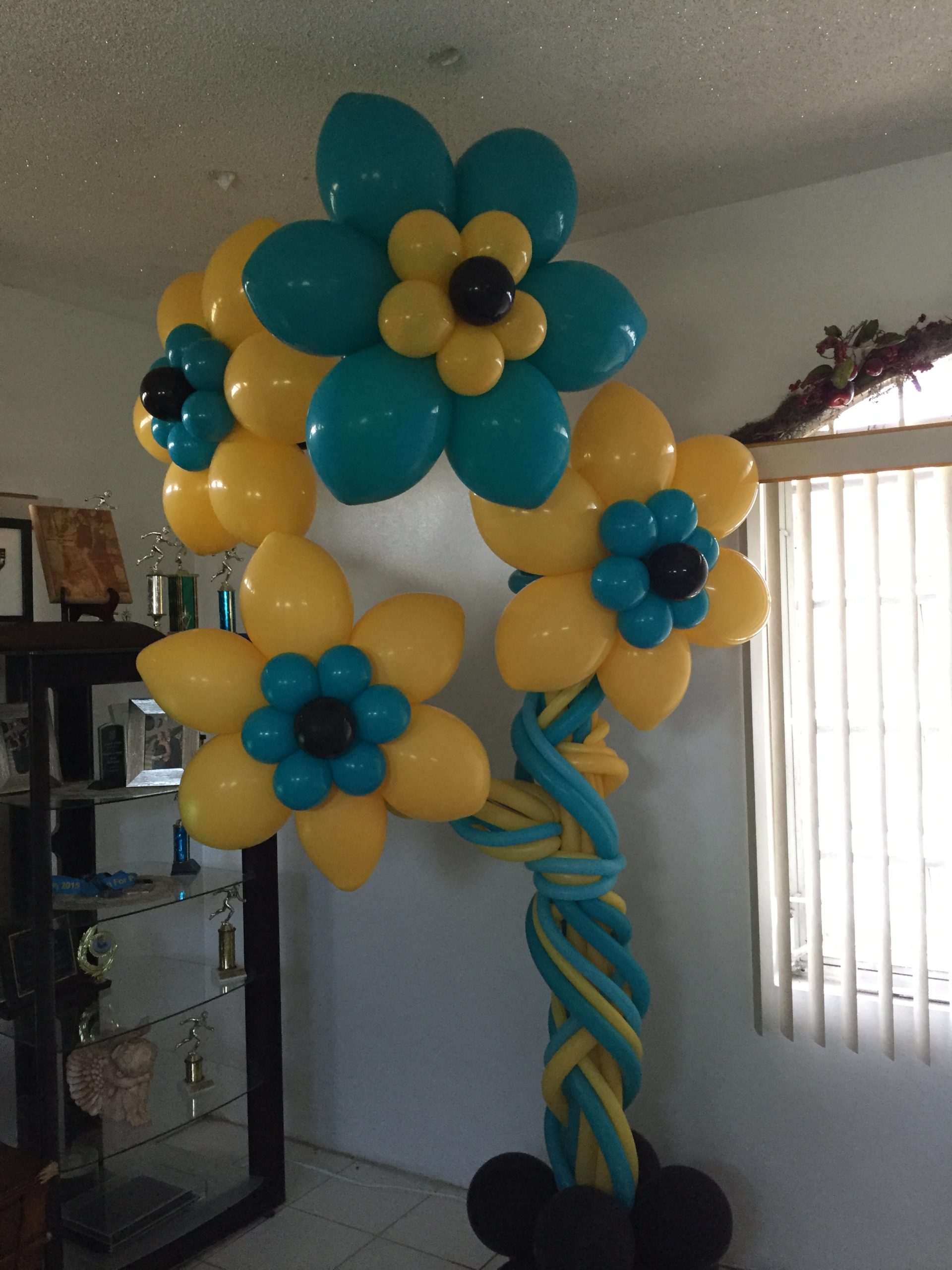 The Balloon People | Balloon Sculptures